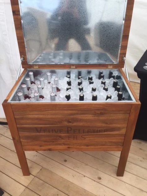 Houten geïsoleerde ijsbak (flessen/blikjes fris houden)